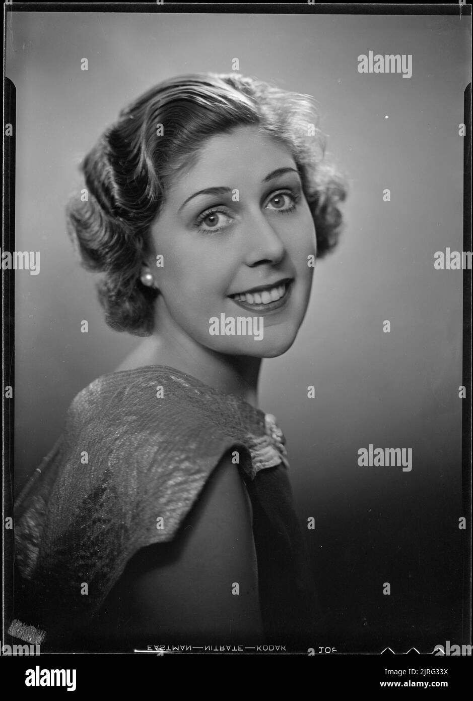 Woman, 1930s, Wellington, by Spencer Digby Studios. Spencer Digby ...