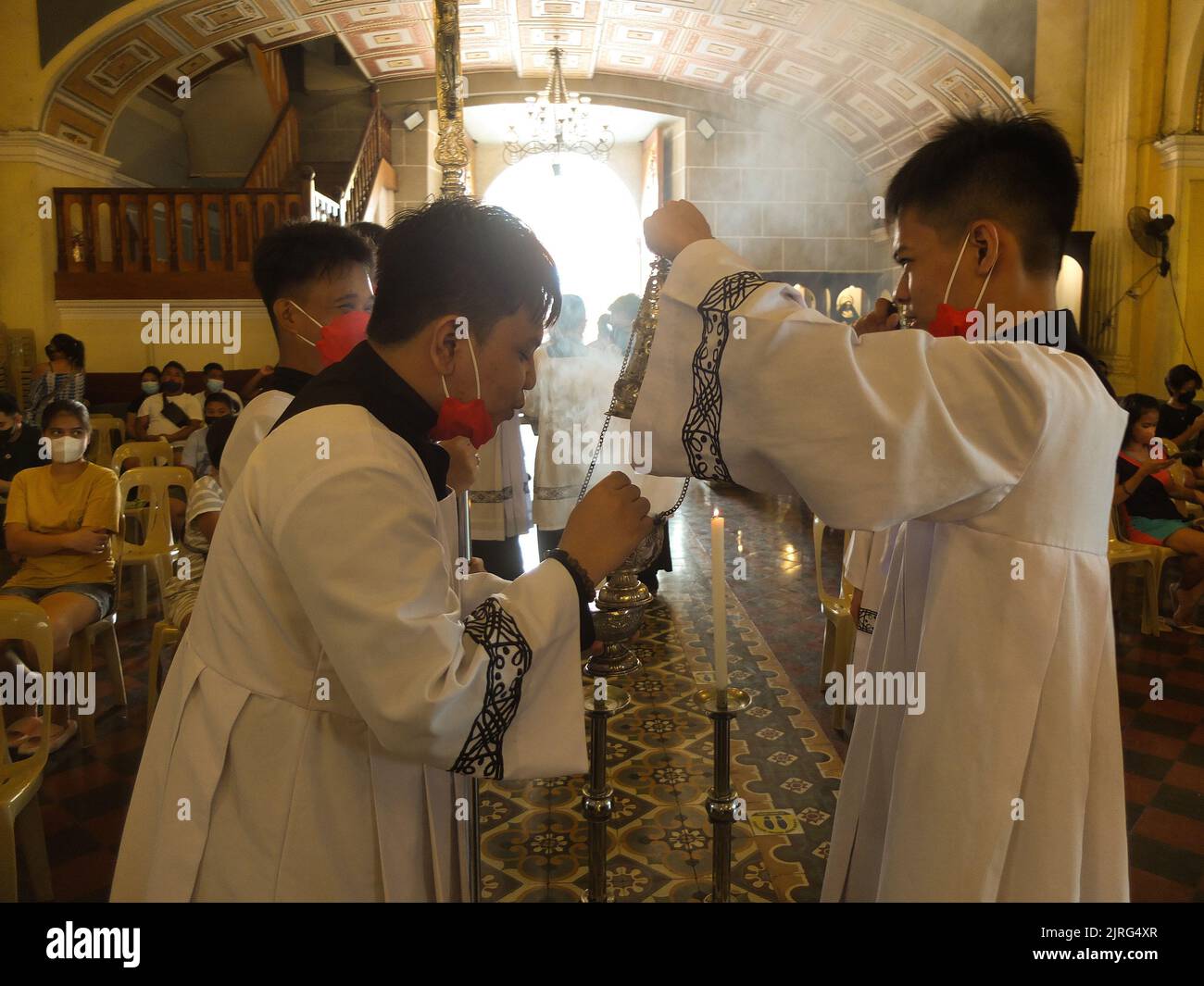 Misa concelebrada hi-res stock photography and images - Alamy