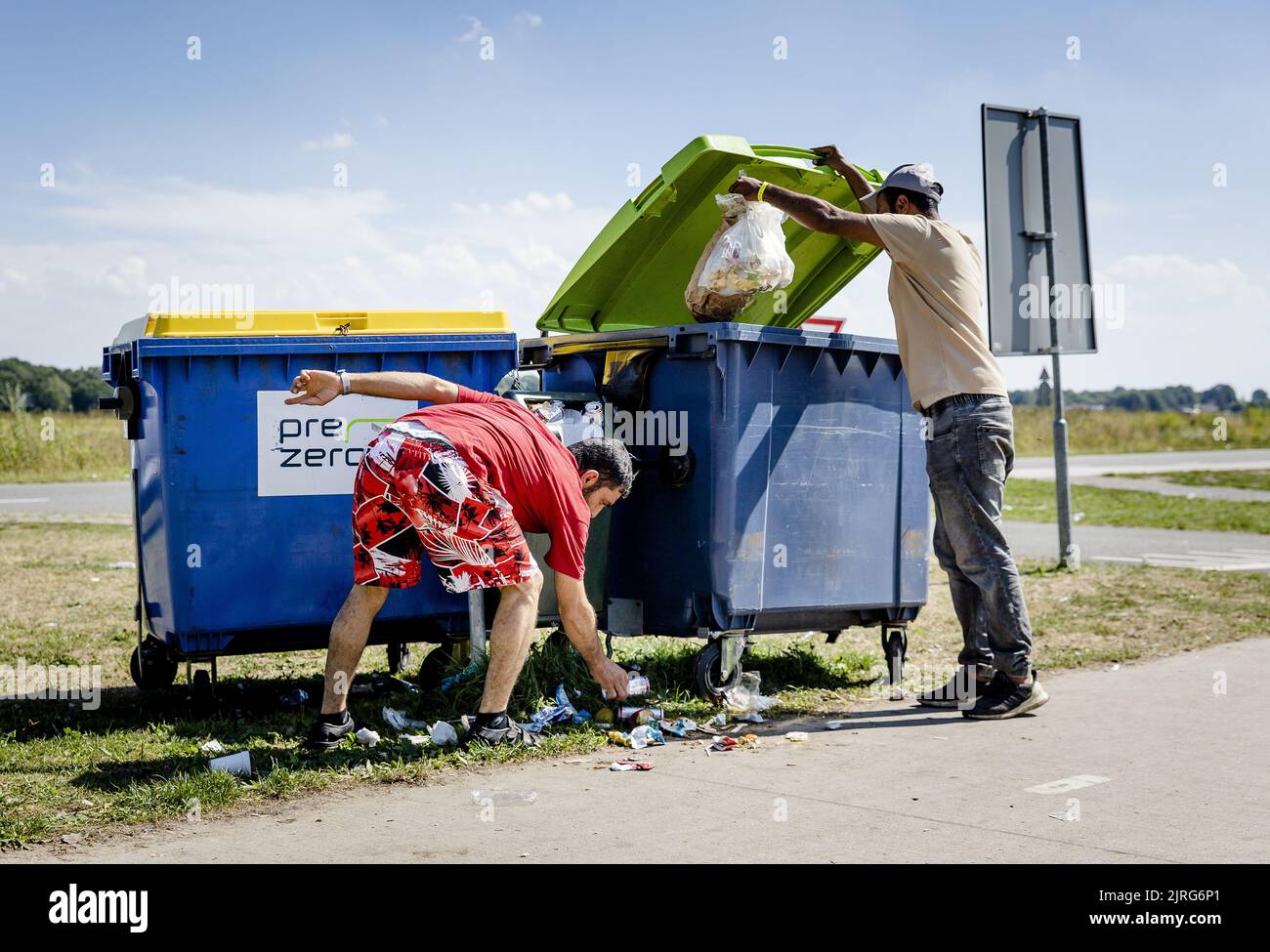 Mode of transport asylum seeker hi-res stock photography and images - Alamy
