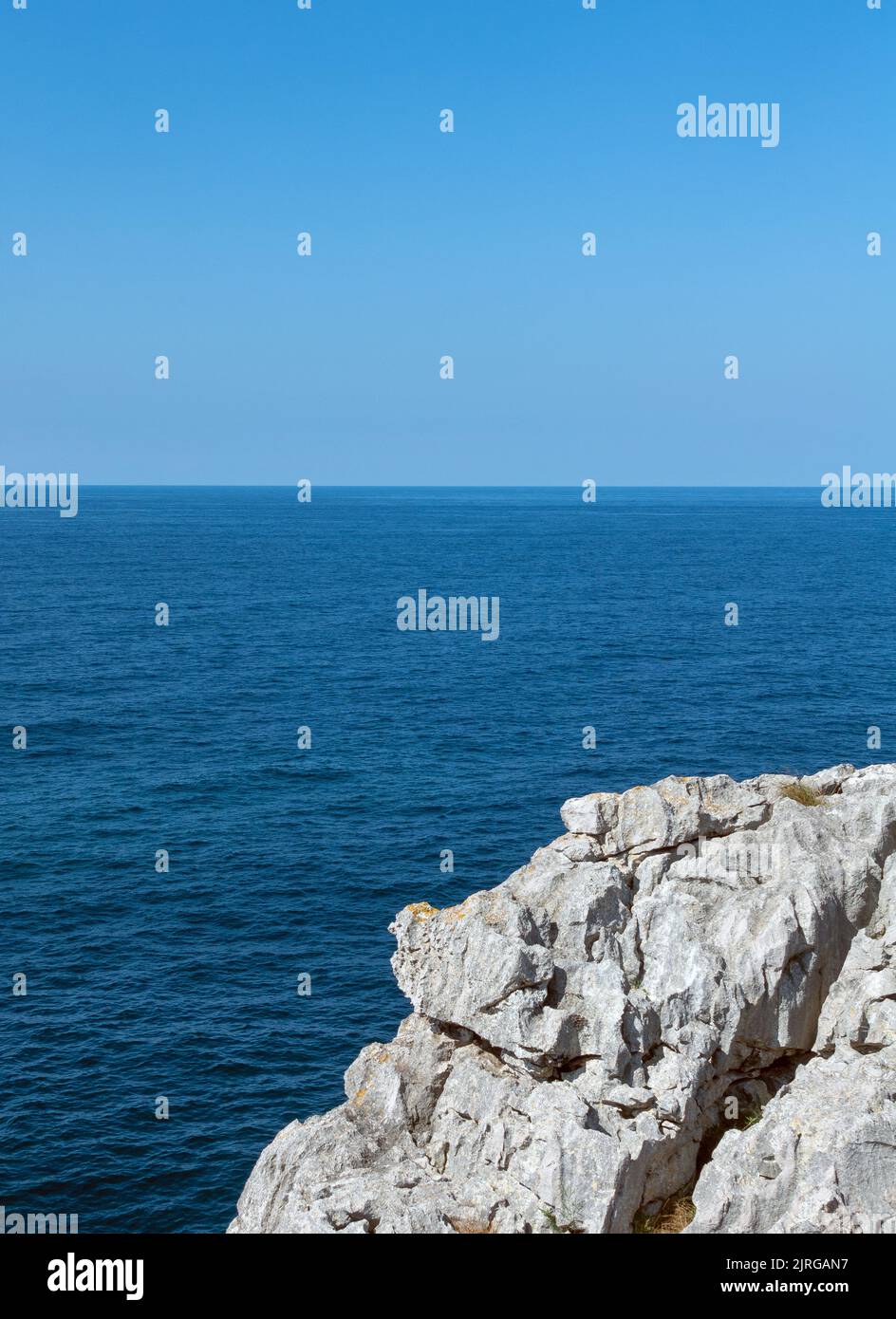 Flat ocean edge hi-res stock photography and images - Alamy