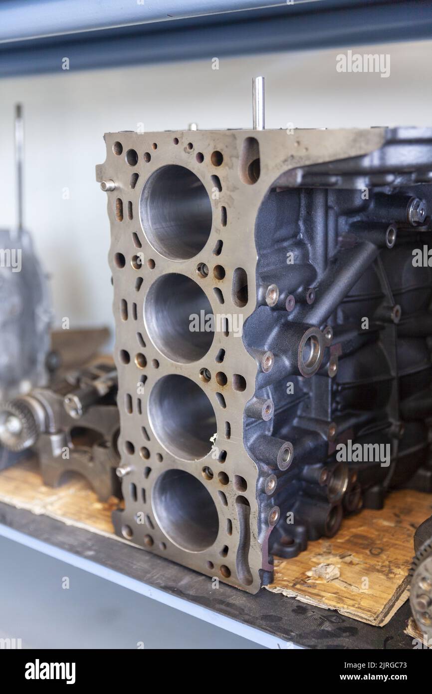 engine head with valves, redy for service, close up Stock Photo - Alamy