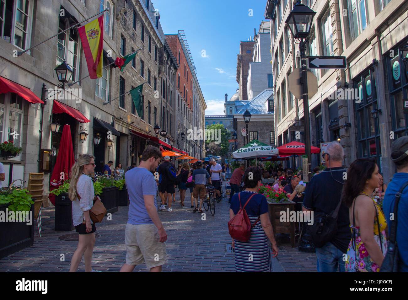 Shadows and sunlight on old streets hi-res stock photography and images ...