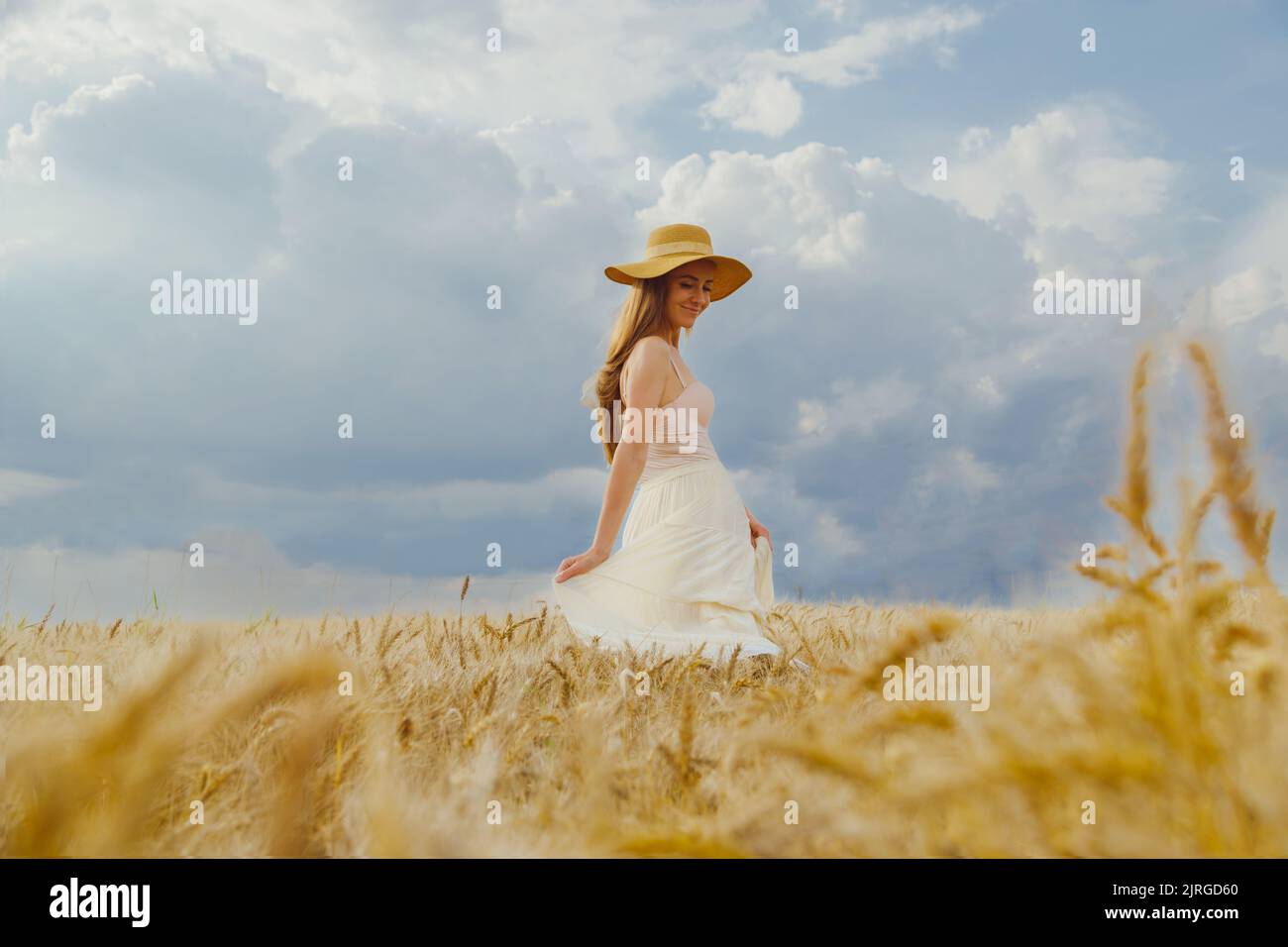 Back view female dancing outdoors hi-res stock photography and images ...