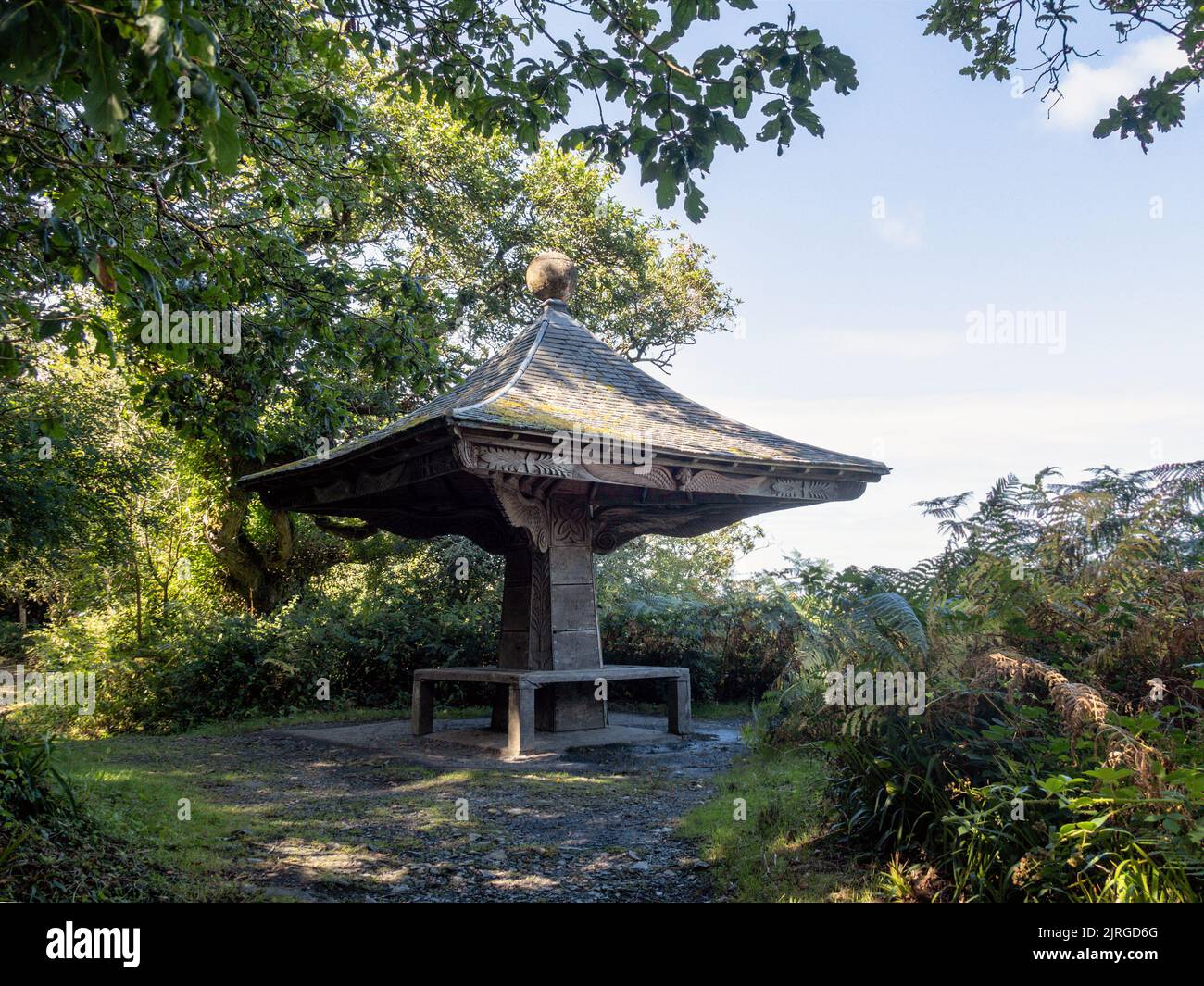 The Angel Wings shelter near Clovelly Village in North Devon, UK Stock ...