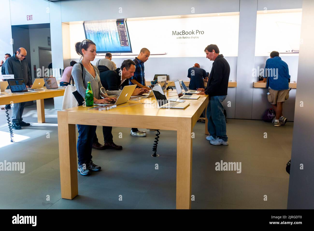 New York CIty, NY, USA, Crowd People Looking at Computers, and Smart ...