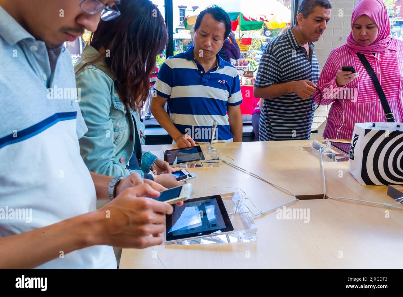 New York CIty, NY, USA, Crowd People Looking at Computers, and Smart ...