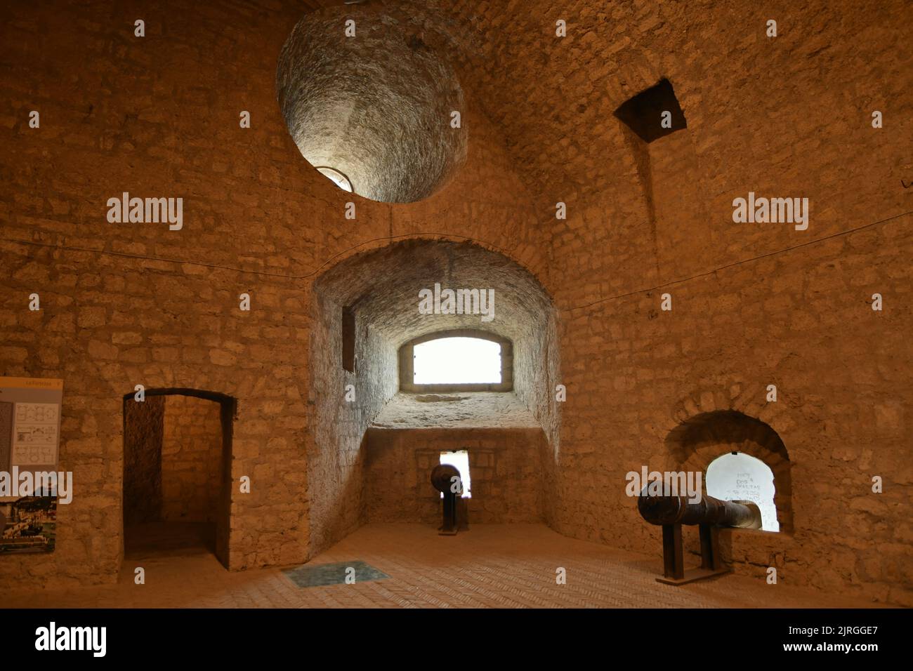 Corridor of cannons hi-res stock photography and images - Alamy