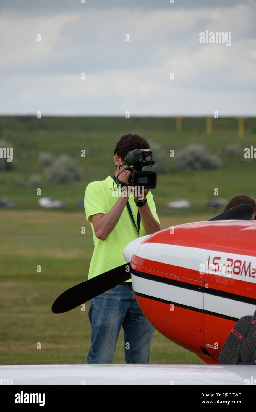 Tv airplane hi-res stock photography and images - Alamy