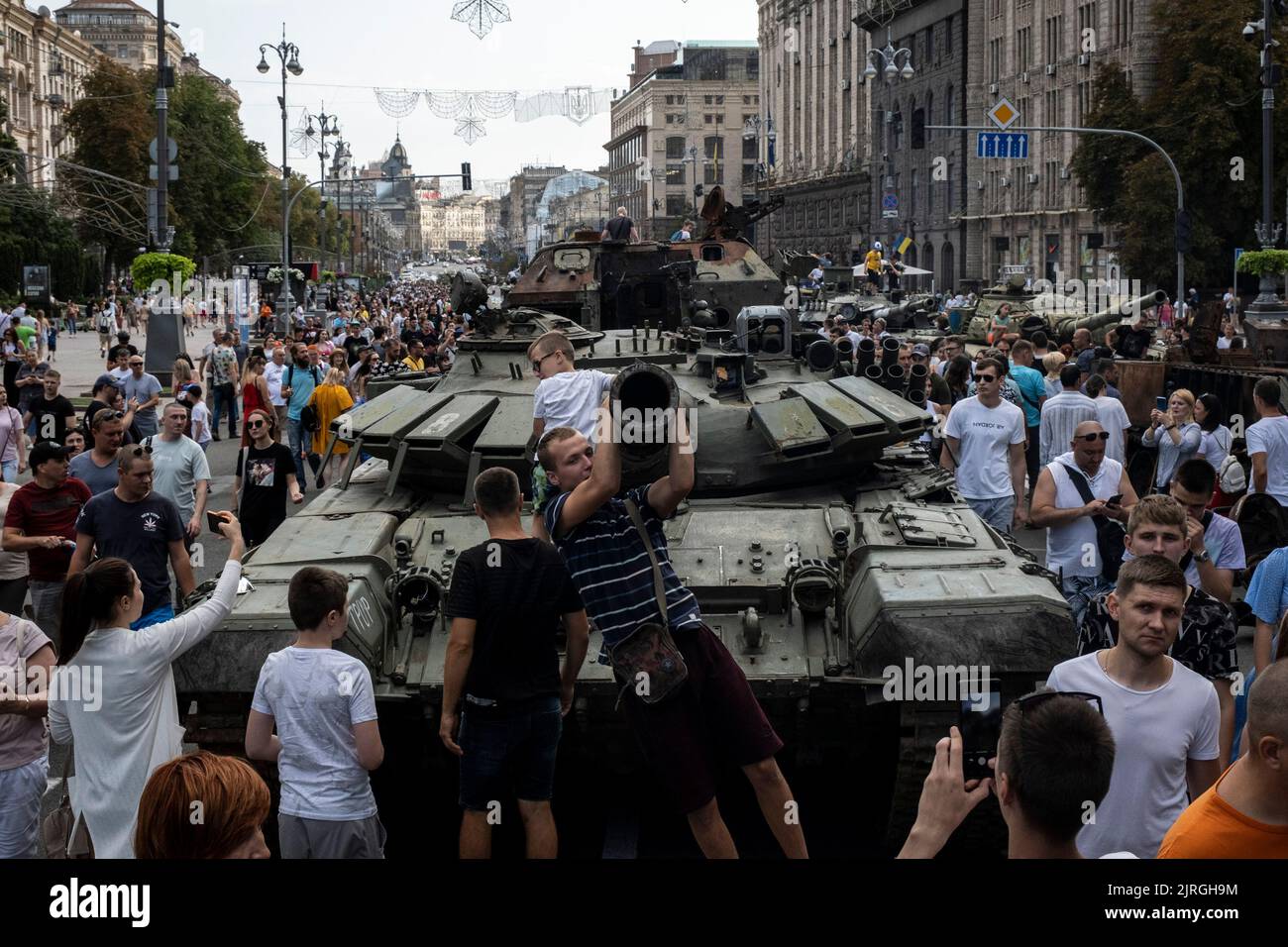 A view of citizens flocked to see the destroyed Russian military ...