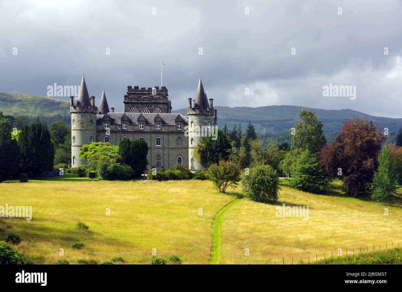 Inveraray castle landscape hi-res stock photography and images - Alamy