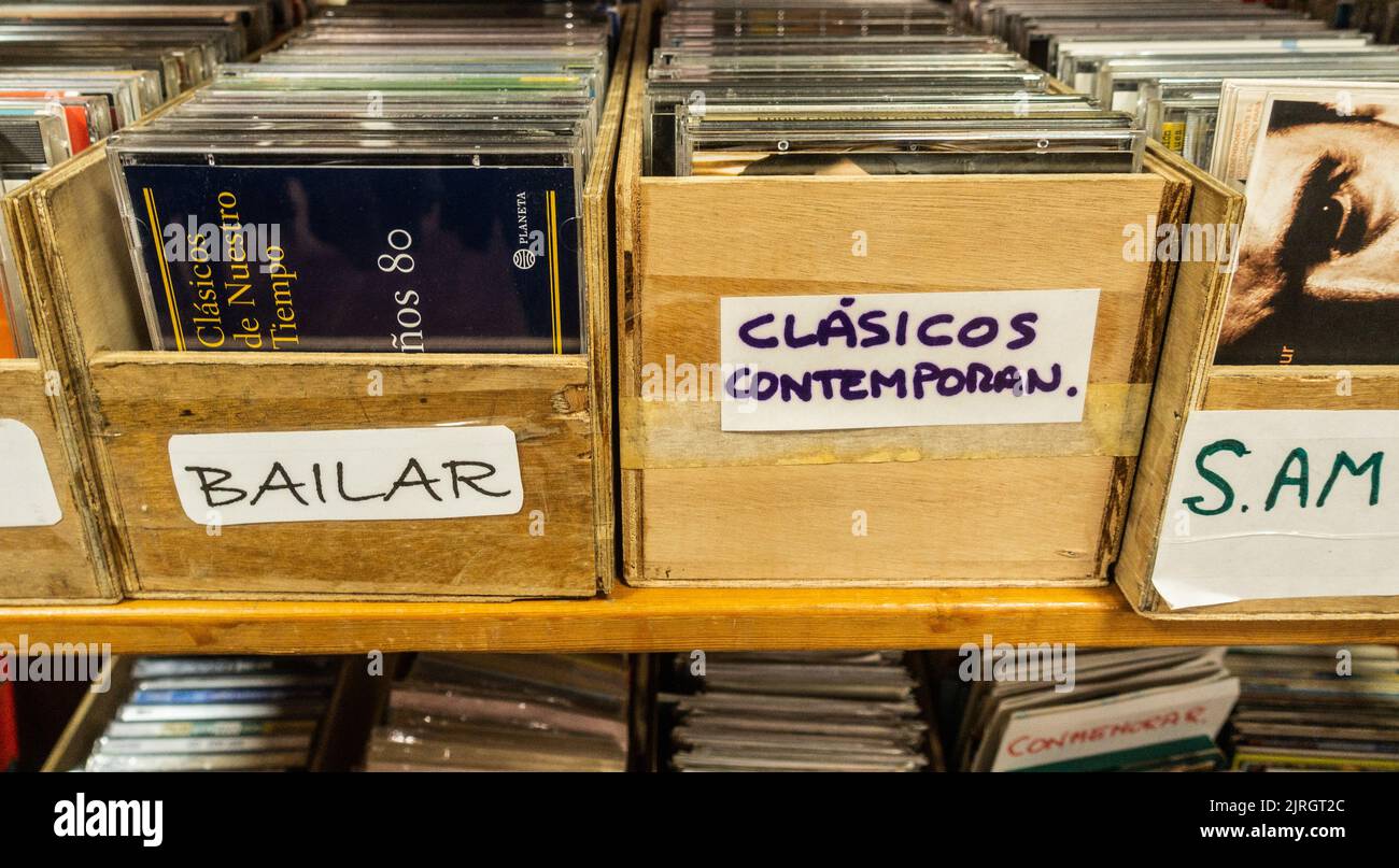 Cd shop hi-res stock photography and images - Alamy