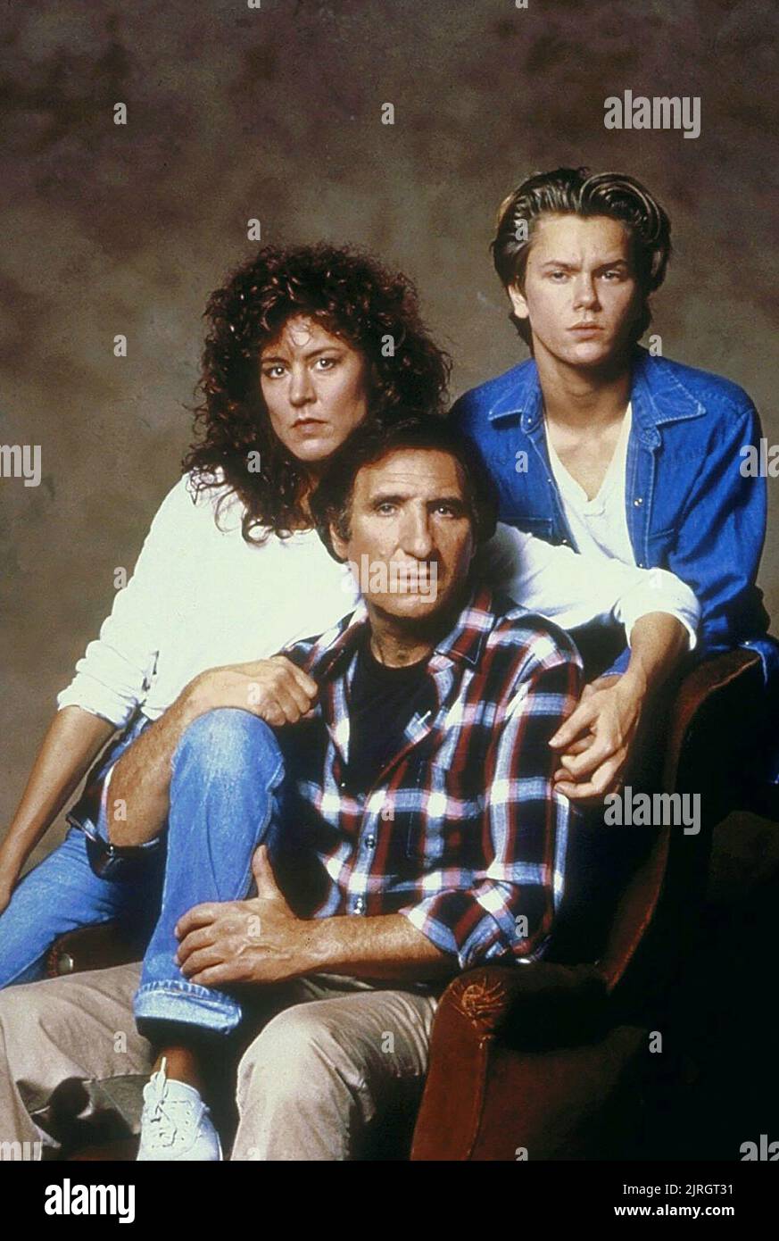 CHRISTINE LAHTI, JUDD HIRSCH, RIVER PHOENIX, RUNNING ON EMPTY, 1988 ...