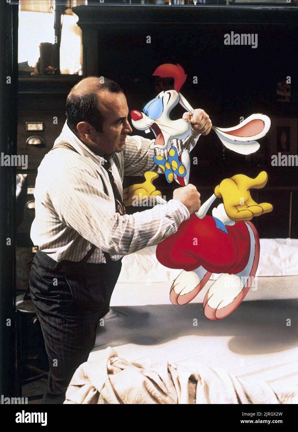 BOB HOSKINS, ROGER RABBIT, WHO FRAMED ROGER RABBIT, 1988 Stock Photo ...