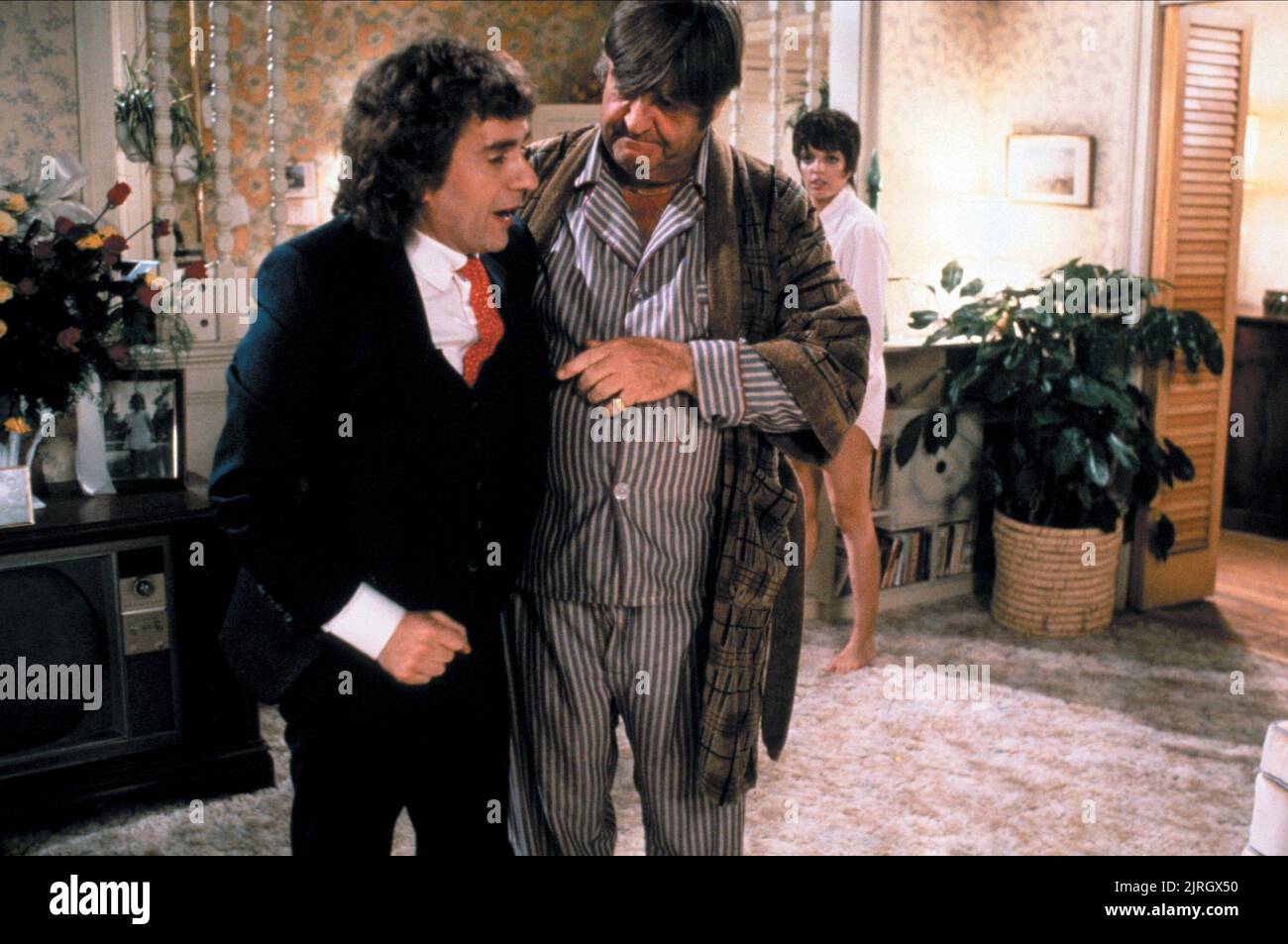 DUDLEY MOORE, PAUL BENEDICT, ARTHUR 2: ON THE ROCKS, 1988 Stock Photo ...