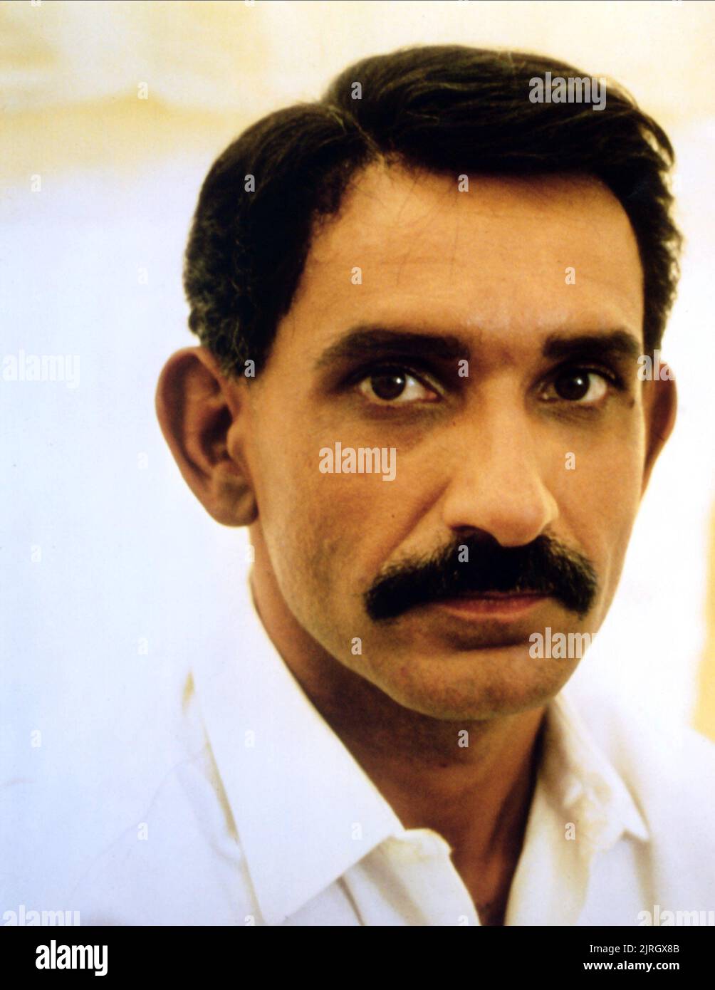 Ben kingsley as gandhi hi-res stock photography and images - Alamy