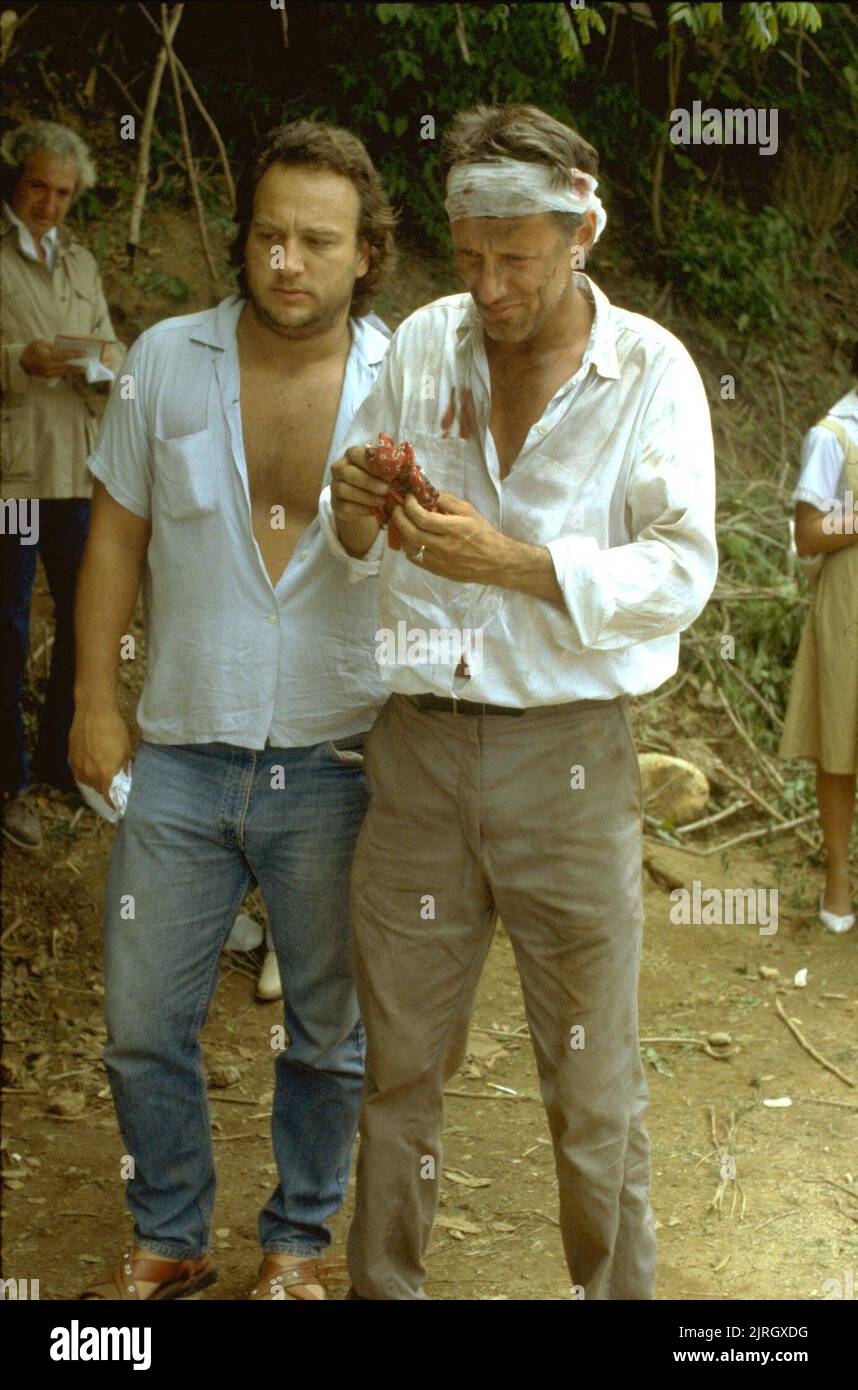 JAMES BELUSHI, JAMES WOODS, SALVADOR, 1986 Stock Photo - Alamy