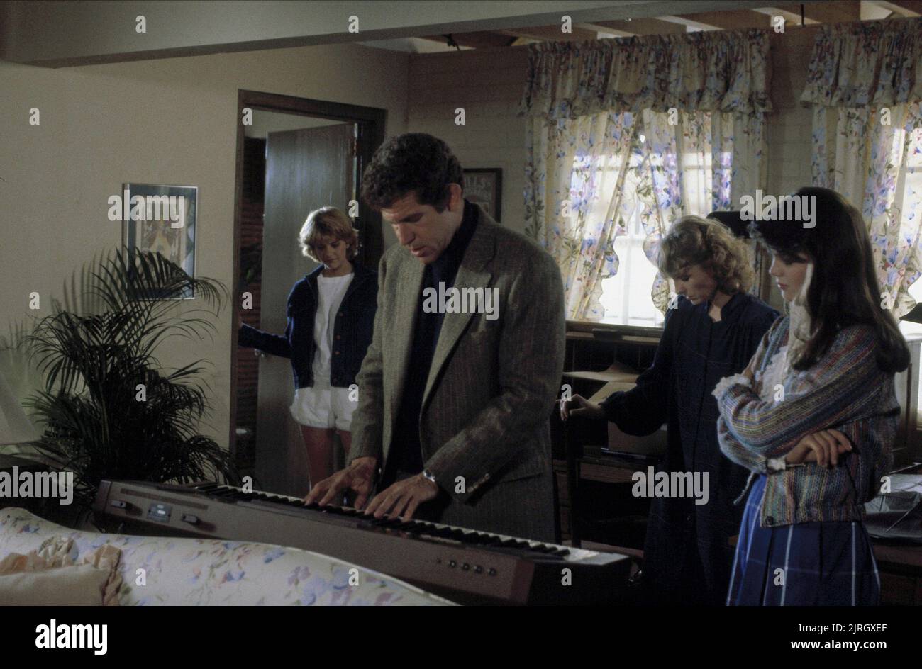 MEG RYAN, TONY ROBERTS, TESS HARPER, LORI LOUGHLIN, AMITYVILLE 3-D ...