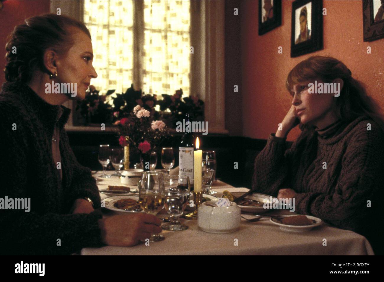 GENA ROWLANDS, MIA FARROW, ANOTHER WOMAN, 1988 Stock Photo - Alamy