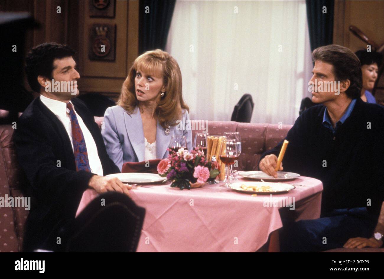 SHELLEY LONG, TED DANSON, CHEERS, 1982 Stock Photo - Alamy