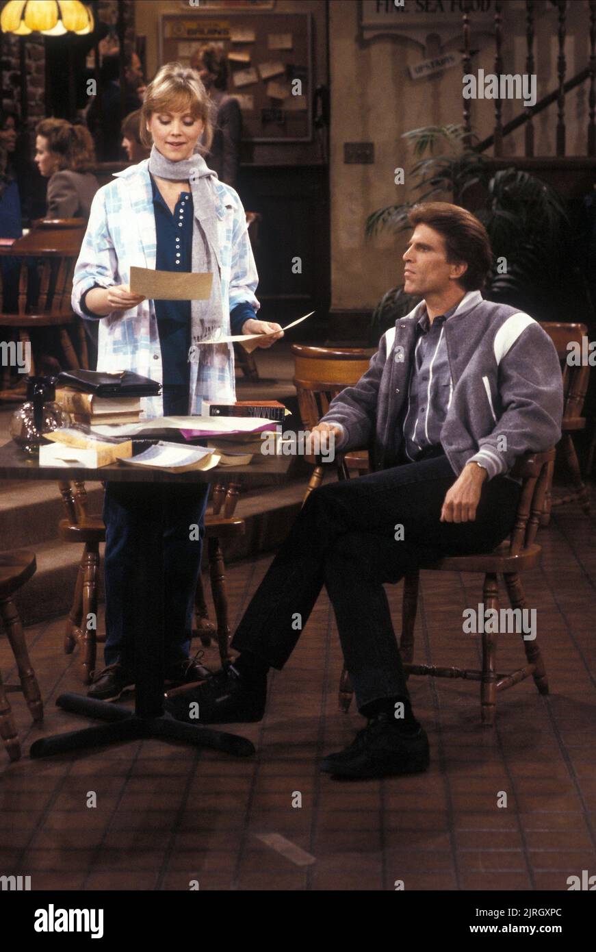 SHELLEY LONG, TED DANSON, CHEERS, 1982 Stock Photo - Alamy