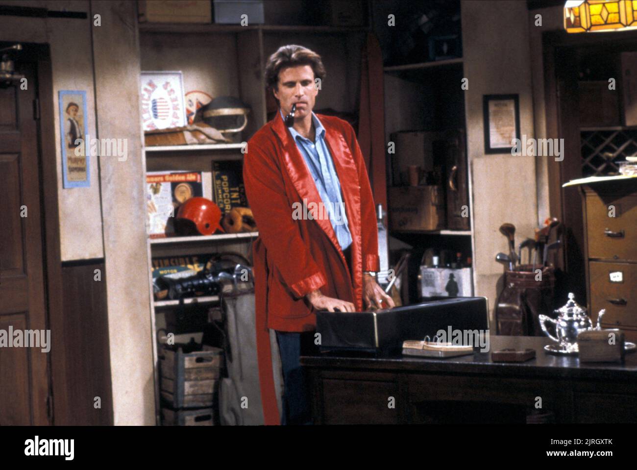 TED DANSON, CHEERS, 1982 Stock Photo - Alamy