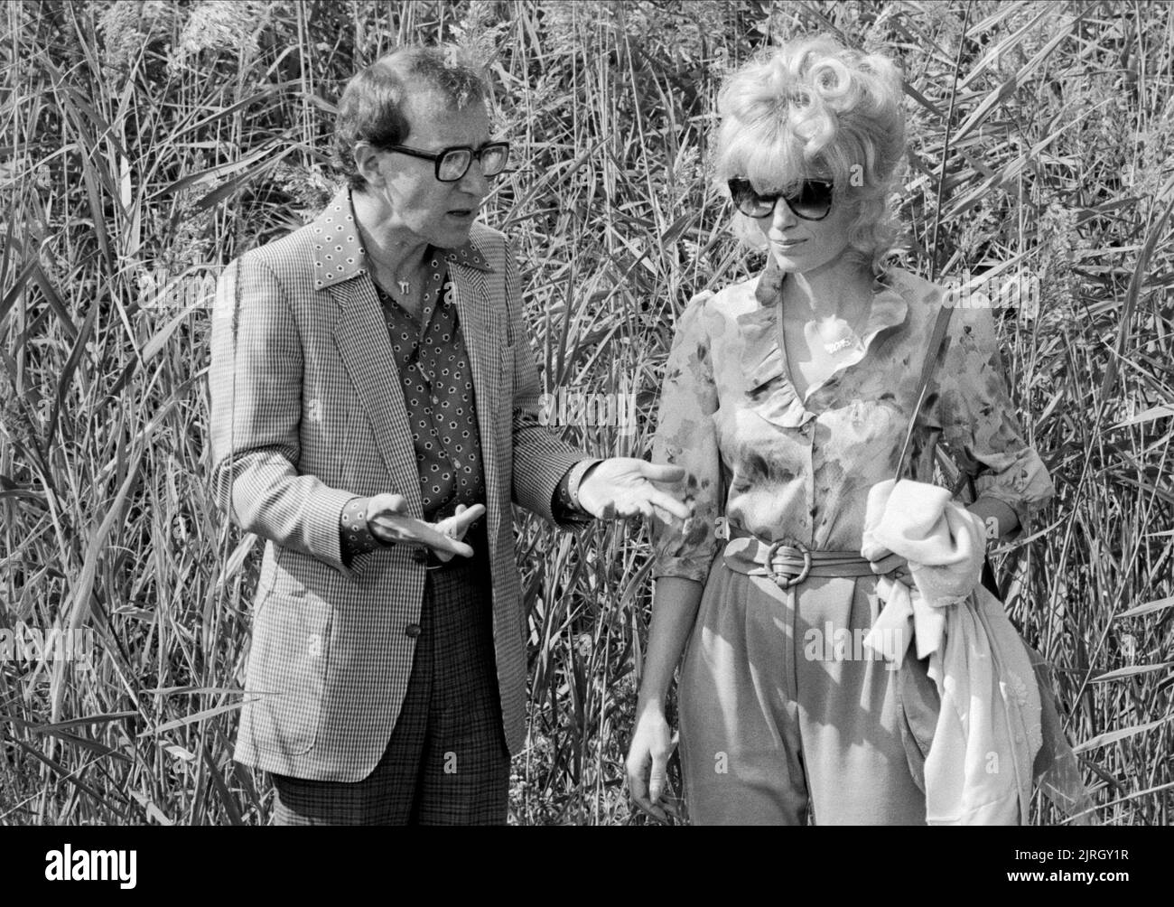 WOODY ALLEN, MIA FARROW, BROADWAY DANNY ROSE, 1984 Stock Photo - Alamy