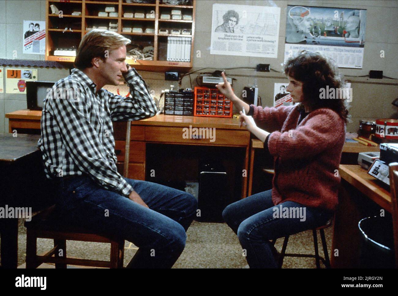WILLIAM HURT, MARLEE MATLIN, CHILDREN OF A LESSER GOD, 1986 Stock Photo ...