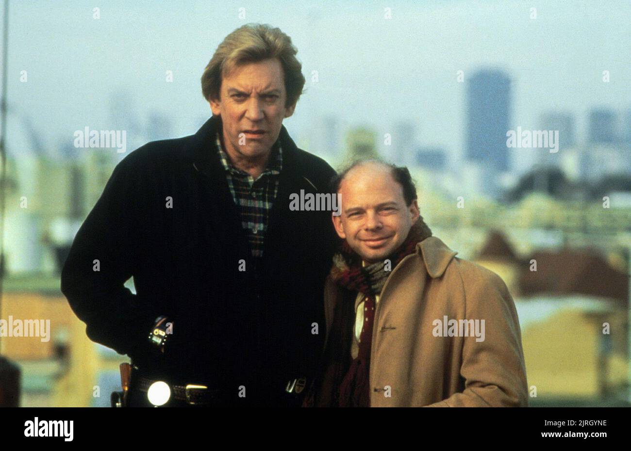 DONALD SUTHERLAND, WALLACE SHAWN, CRACKERS, 1984 Stock Photo - Alamy