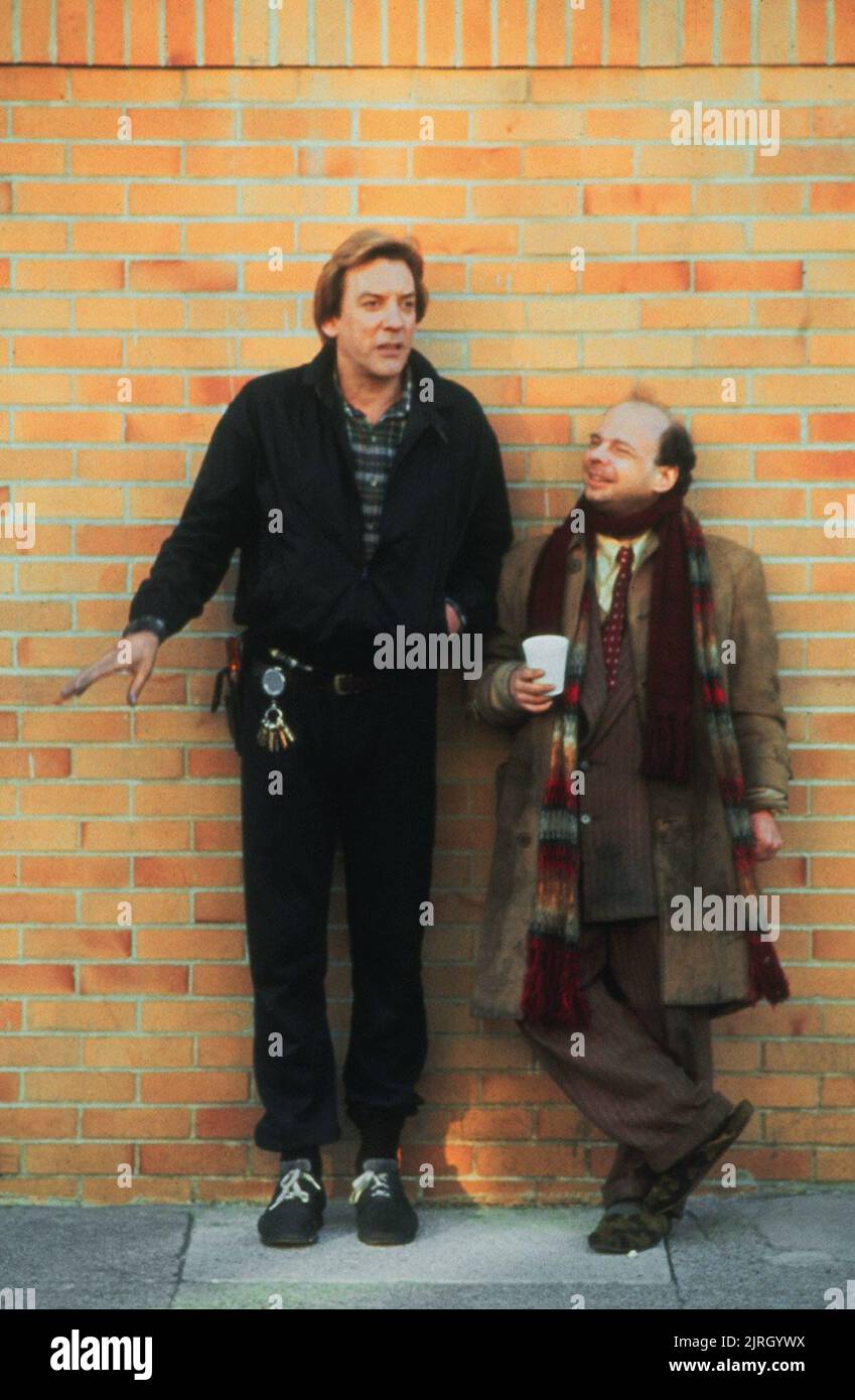 DONALD SUTHERLAND, WALLACE SHAWN, CRACKERS, 1984 Stock Photo - Alamy