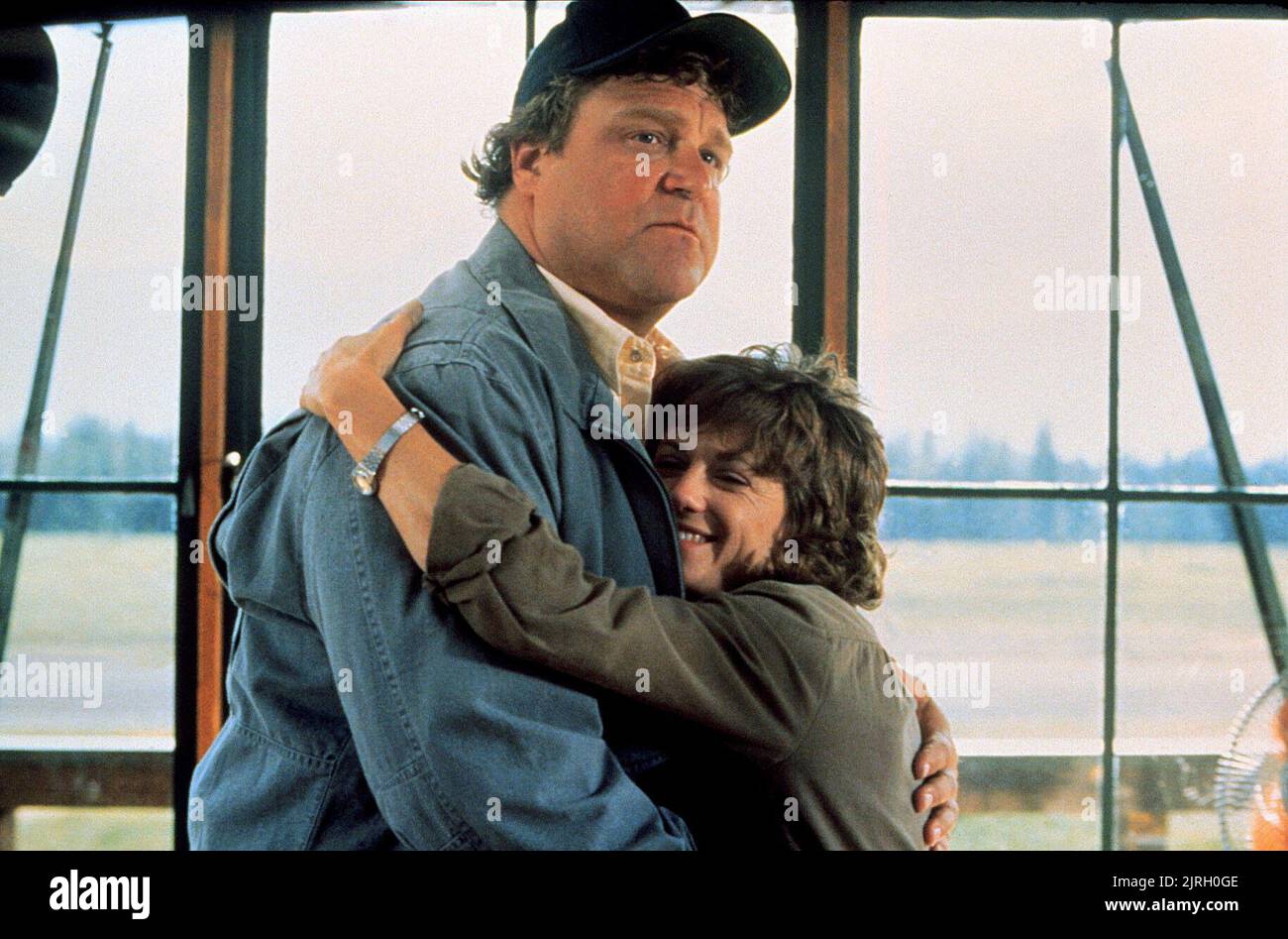 JOHN GOODMAN, HOLLY HUNTER, ALWAYS, 1989 Stock Photo - Alamy
