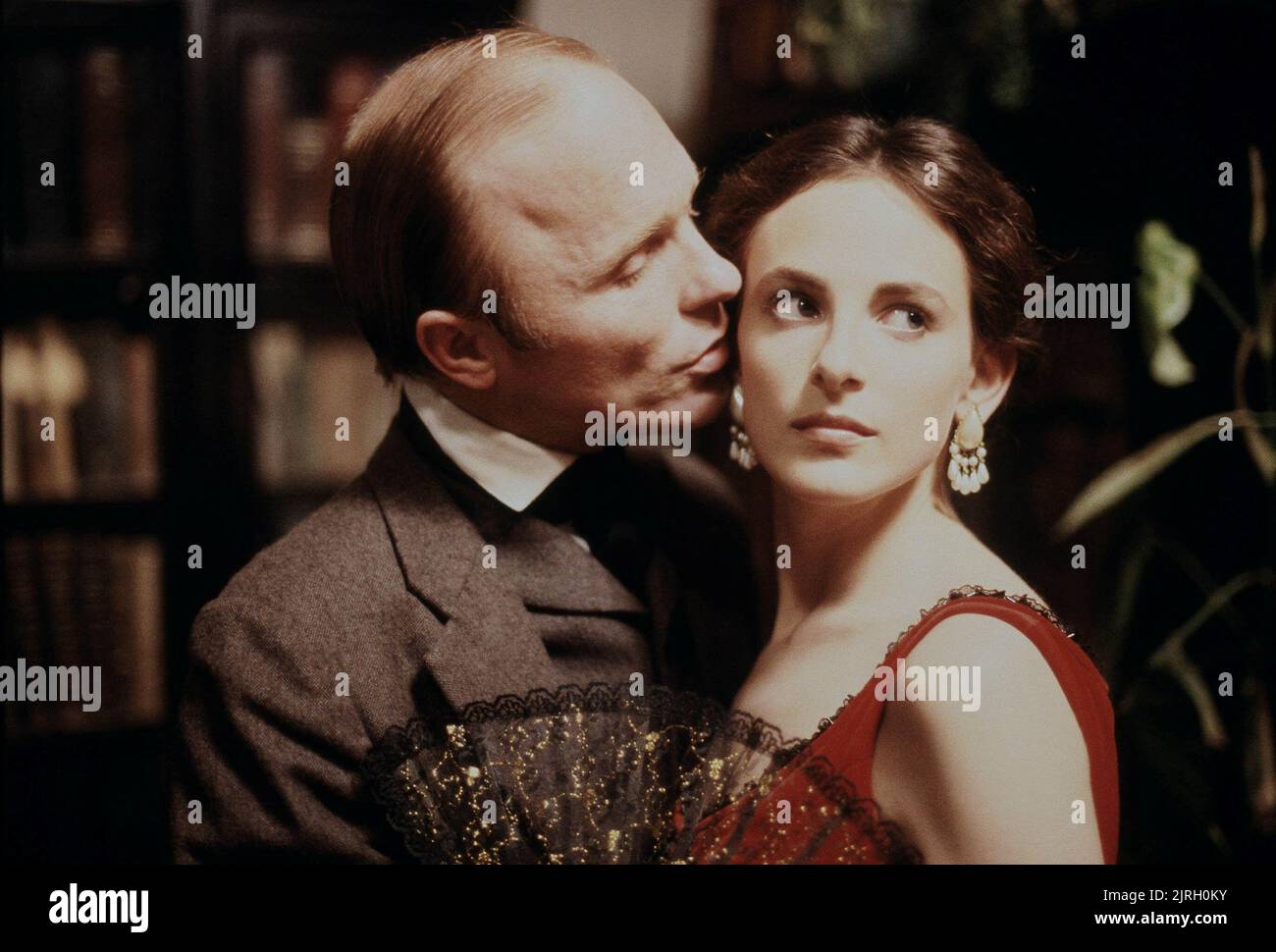 MARLEE MATLIN, ED HARRIS, WALKER, 1987 Stock Photo - Alamy