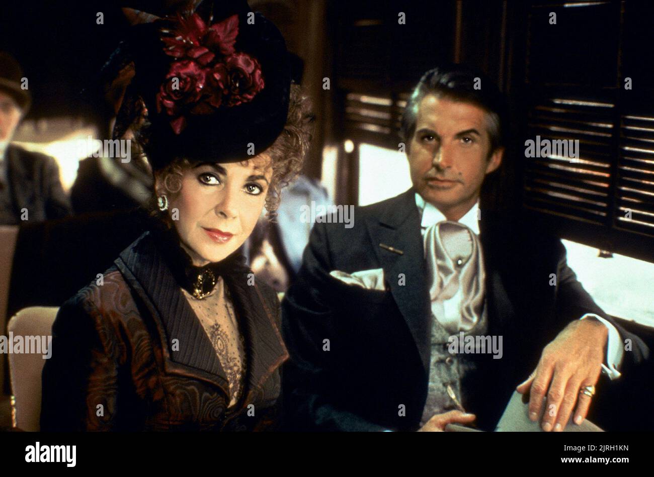 ELIZABETH TAYLOR, GEORGE HAMILTON, POKER ALICE, 1987 Stock Photo - Alamy