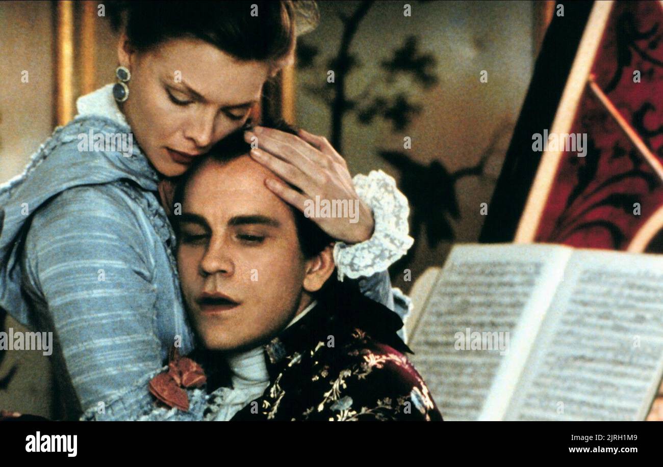 MICHELLE PFEIFFER, JOHN MALKOVICH, DANGEROUS LIAISONS, 1988 Stock Photo ...