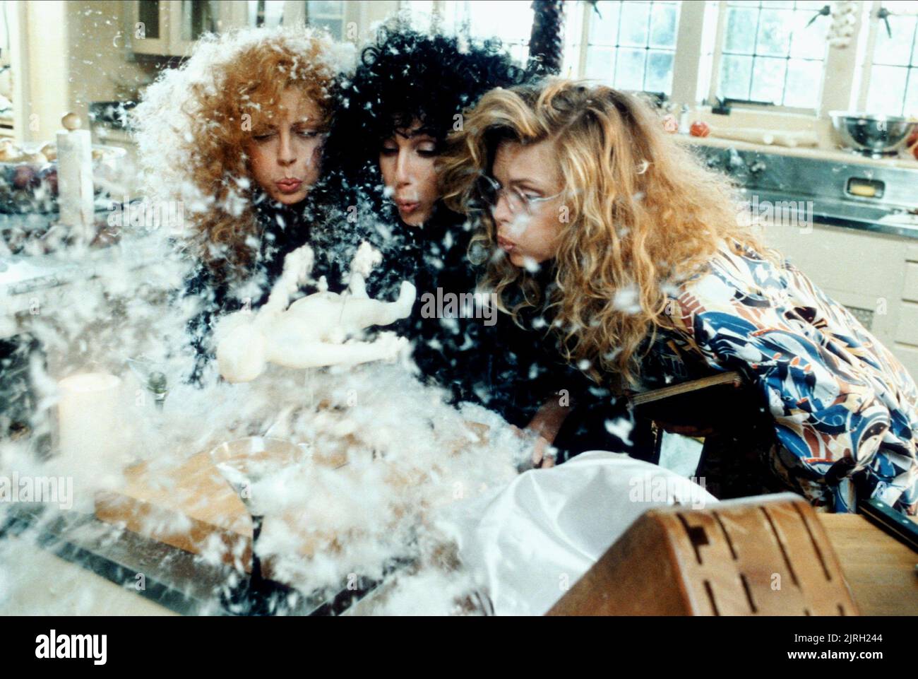 SUSAN SARANDON, CHER, MICHELLE PFEIFFER, THE WITCHES OF EASTWICK, 1987 ...