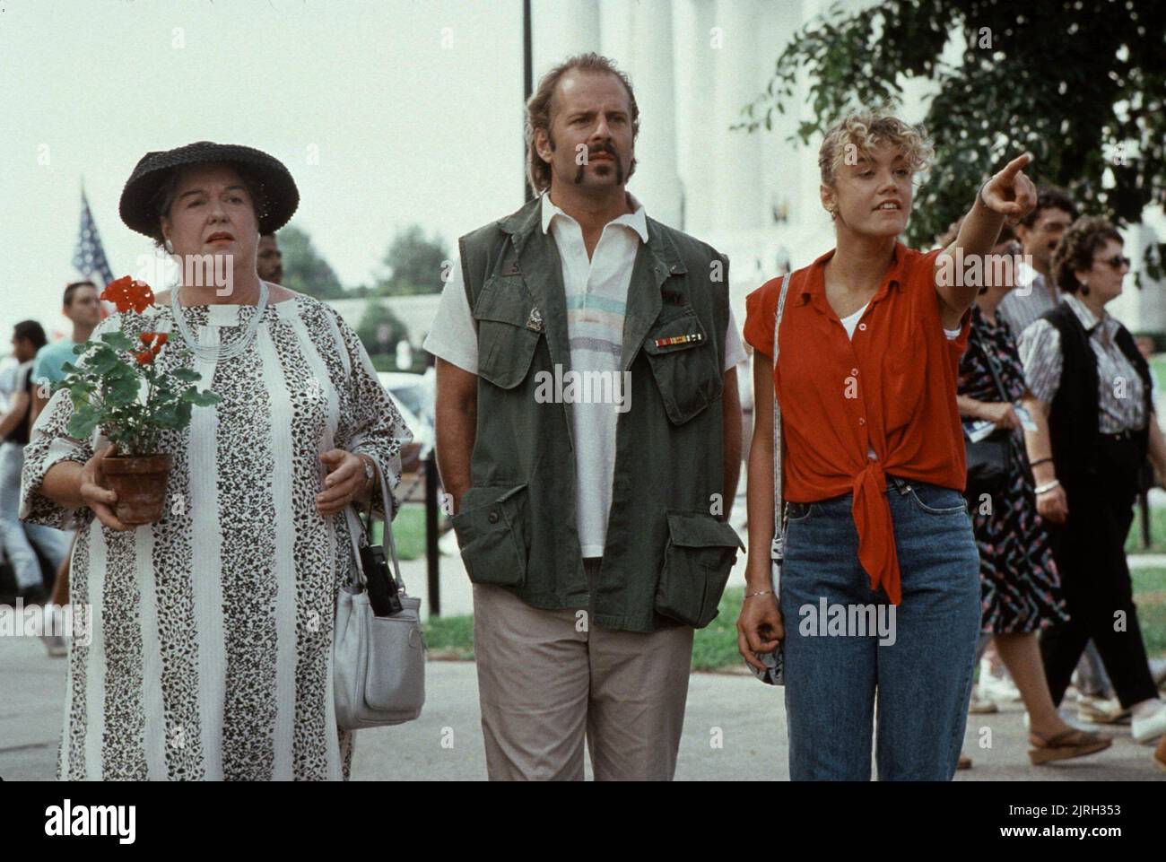 SCENE WITH BRUCE WILLIS, EMILY LLOYD, IN COUNTRY, 1989 Stock Photo - Alamy