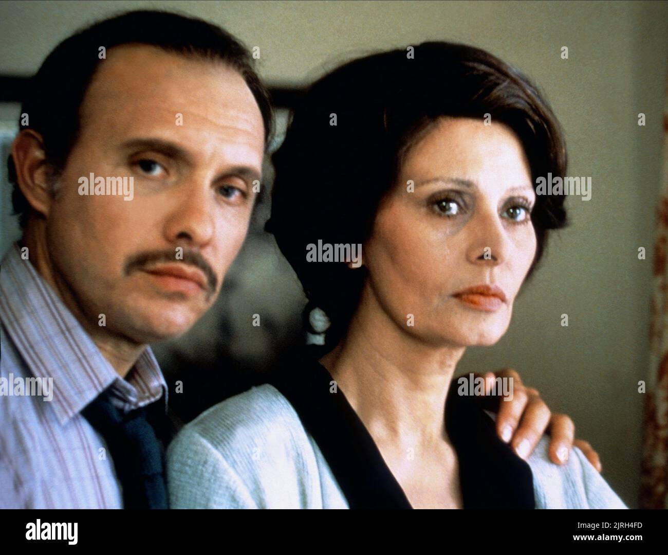 Elizondo sophia loren courage 1986 hi-res stock photography and images ...