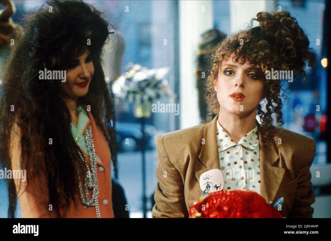 TAMA JANOWITZ, BERNADETTE PETERS, SLAVES OF NEW YORK, 1989 Stock Photo ...