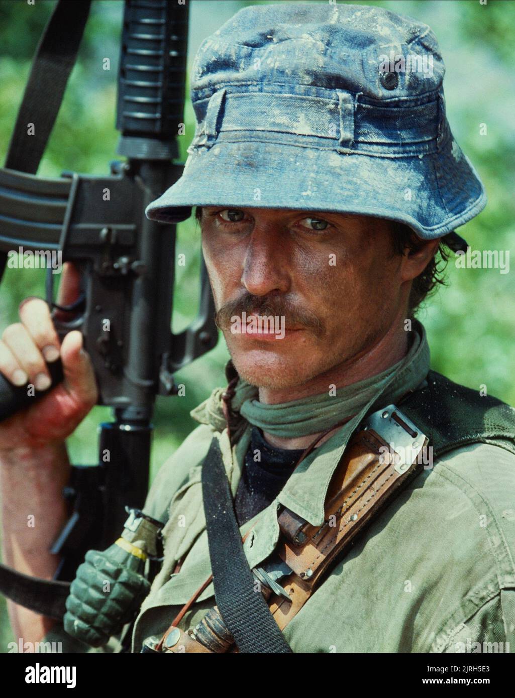 TOM BERENGER, THE DOGS OF WAR, 1981 Stock Photo - Alamy