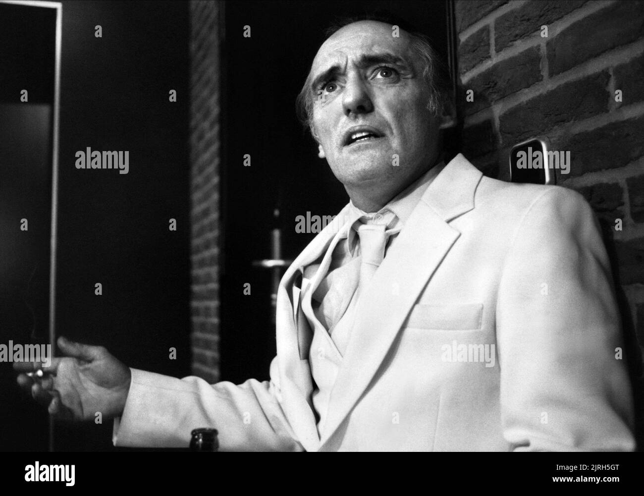 DENNIS HOPPER, WHITE STAR, 1983 Stock Photo - Alamy DENNIS HOPPER, WHITE STAR, 1983 Stock Photo - Alamy