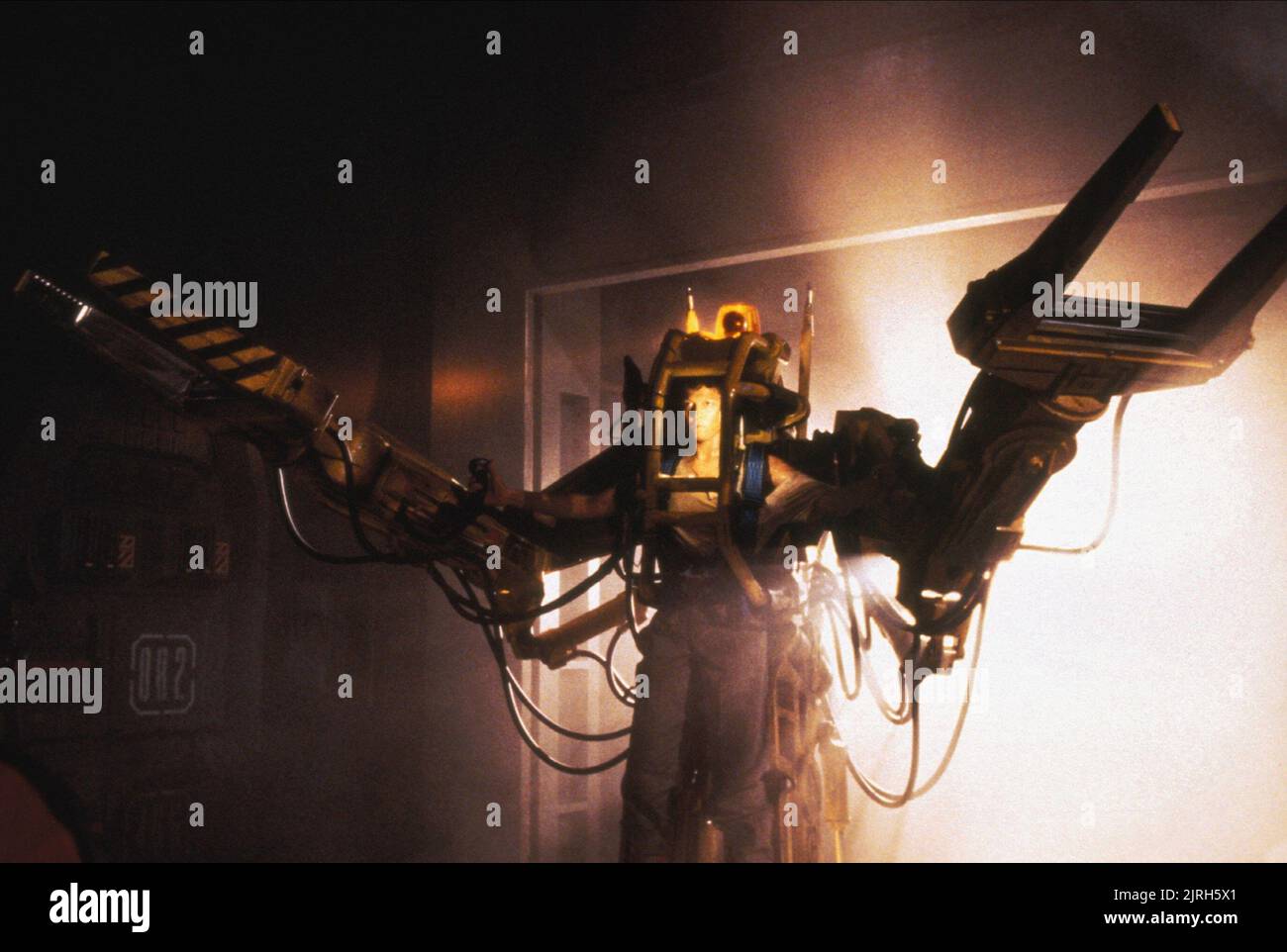 SIGOURNEY WEAVER, ALIENS, 1986 Stock Photo - Alamy SIGOURNEY WEAVER, ALIENS, 1986 Stock Photo - Alamy