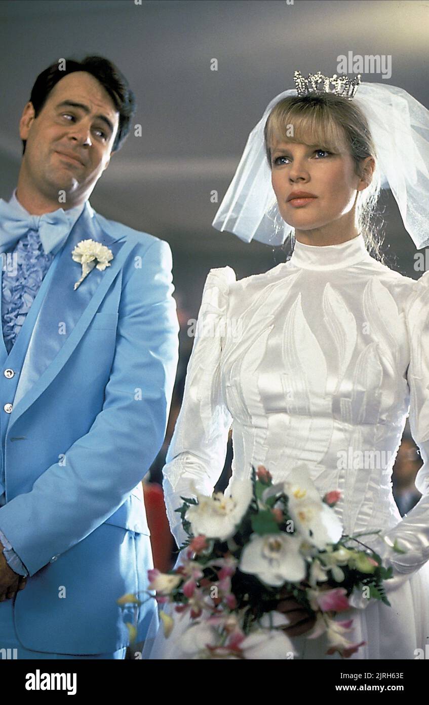 DAN AYKROYD, KIM BASINGER, MY STEPMOTHER IS AN ALIEN, 1988 Stock Photo ...