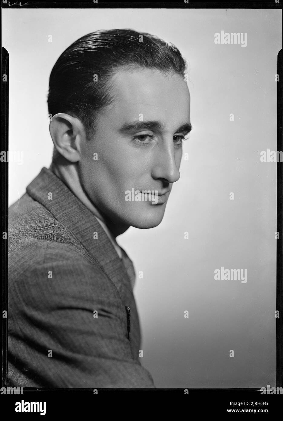 Portrait of a man, 1936, Wellington, by Spencer Digby Studios. Spencer ...