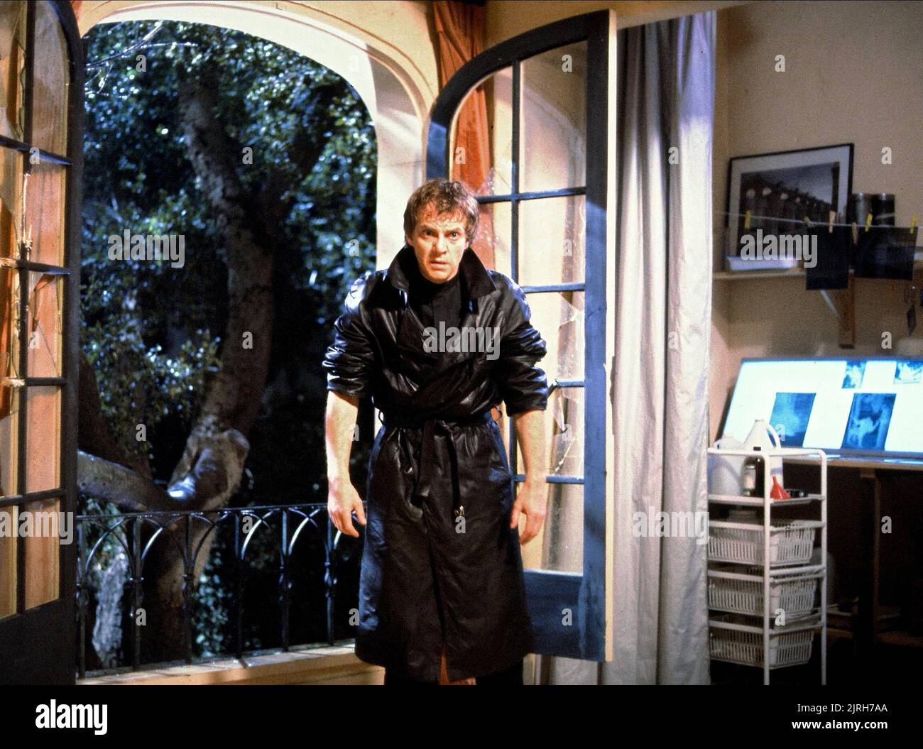 MALCOLM MCDOWELL, CAT PEOPLE, 1982 Stock Photo - Alamy