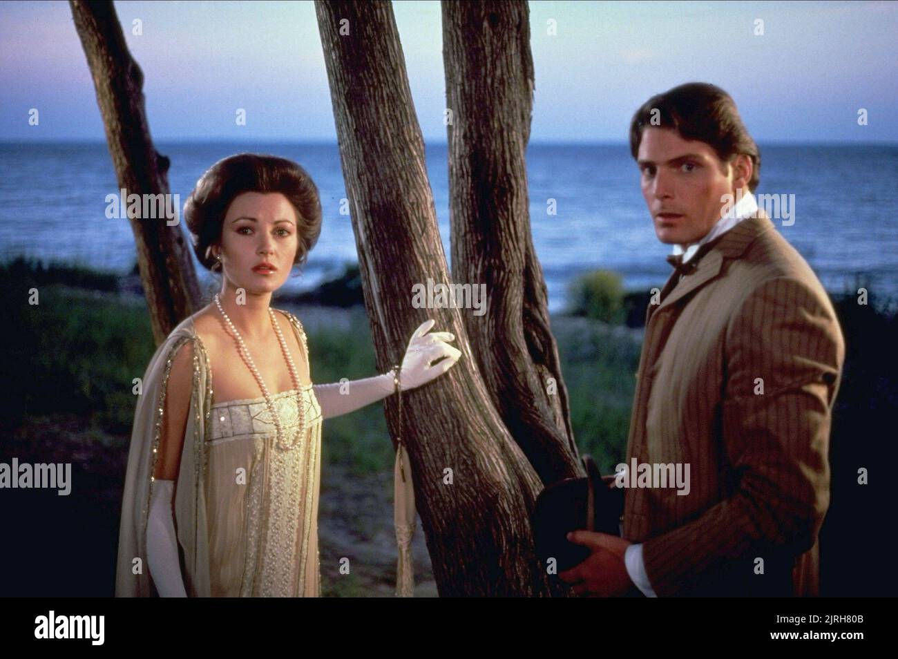 JANE SEYMOUR, CHRISTOPHER REEVE, SOMEWHERE IN TIME, 1980 Stock Photo ...