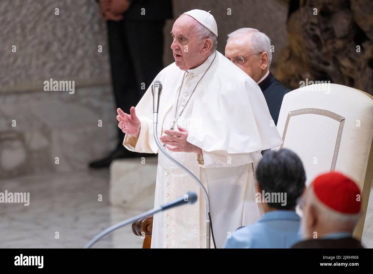Pope Francis leads his traditional Wednesday General Audience at Paul ...