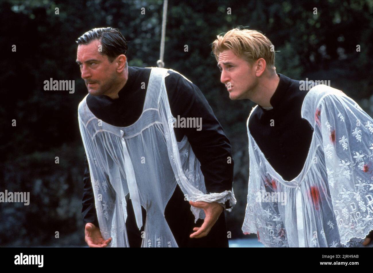 ROBERT DE NIRO, SEAN PENN, WE'RE NO ANGELS, 1989 Stock Photo - Alamy
