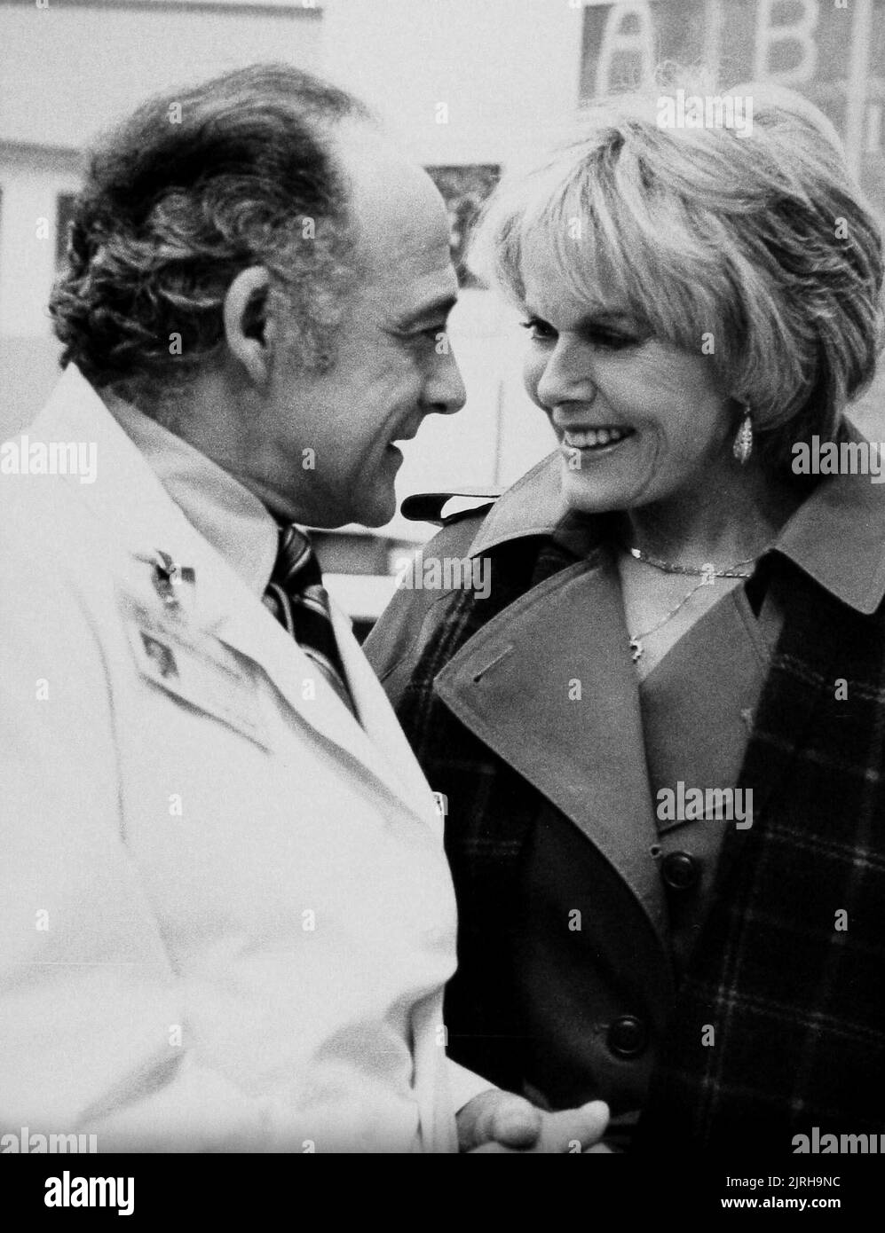 ED FLANDERS, JANIS PAIGE, ST. ELSEWHERE, 1982 Stock Photo - Alamy