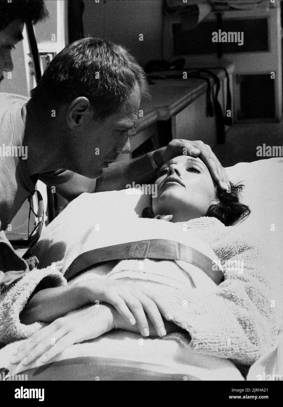 FRED DRYER, STEPFANIE KRAMER, HUNTER: SEASON 1, 1984 Stock Photo - Alamy