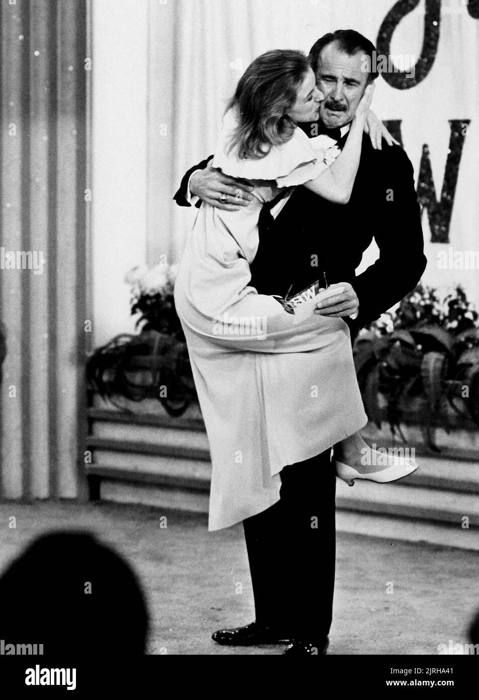 PIPPA PEARTHREE, DABNEY COLEMAN, BUFFALO BILL, 1983 Stock Photo - Alamy