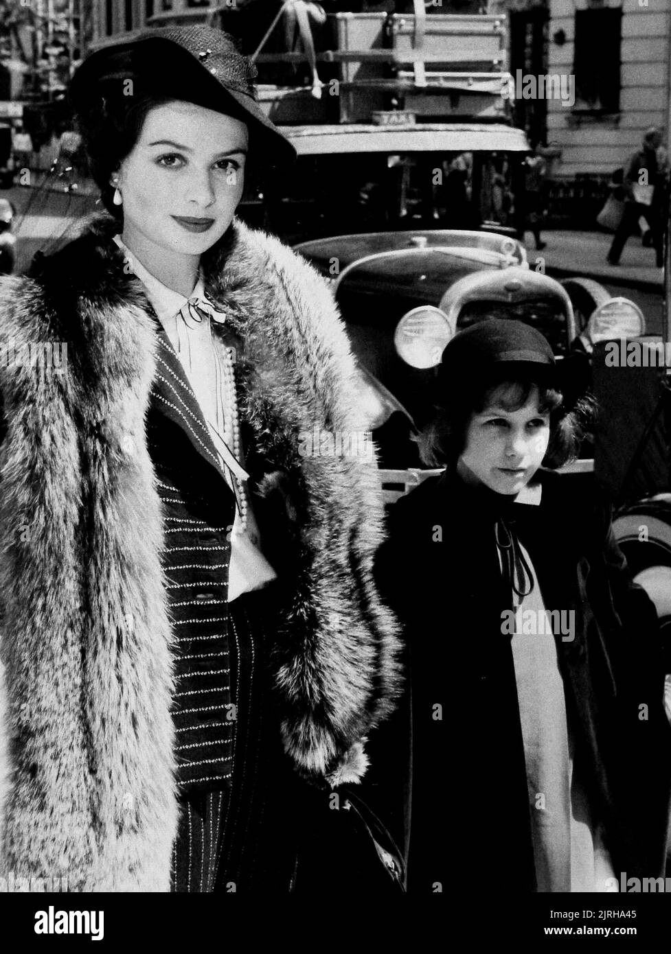 LUCY GUTTERIDGE, JENNIFER DUNDAS, LITTLE GLORIA... HAPPY AT LAST, 1982 ...